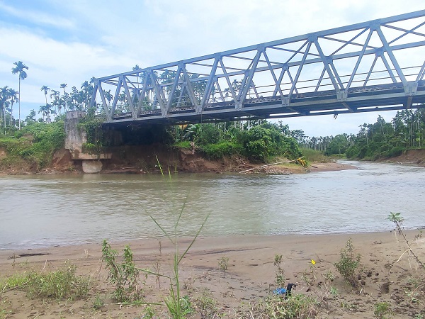 Jembatan Rangka Baja Blang Mane Terancam Ambruk - Komparatif.ID Jembatan Rangka Baja Blang Mane Terancam Ambruk - Komparatif.ID